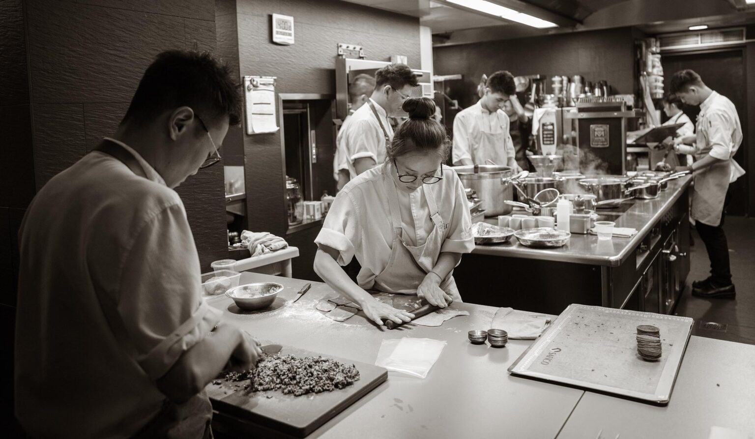 restaurant andre's last supper - David Hartung
