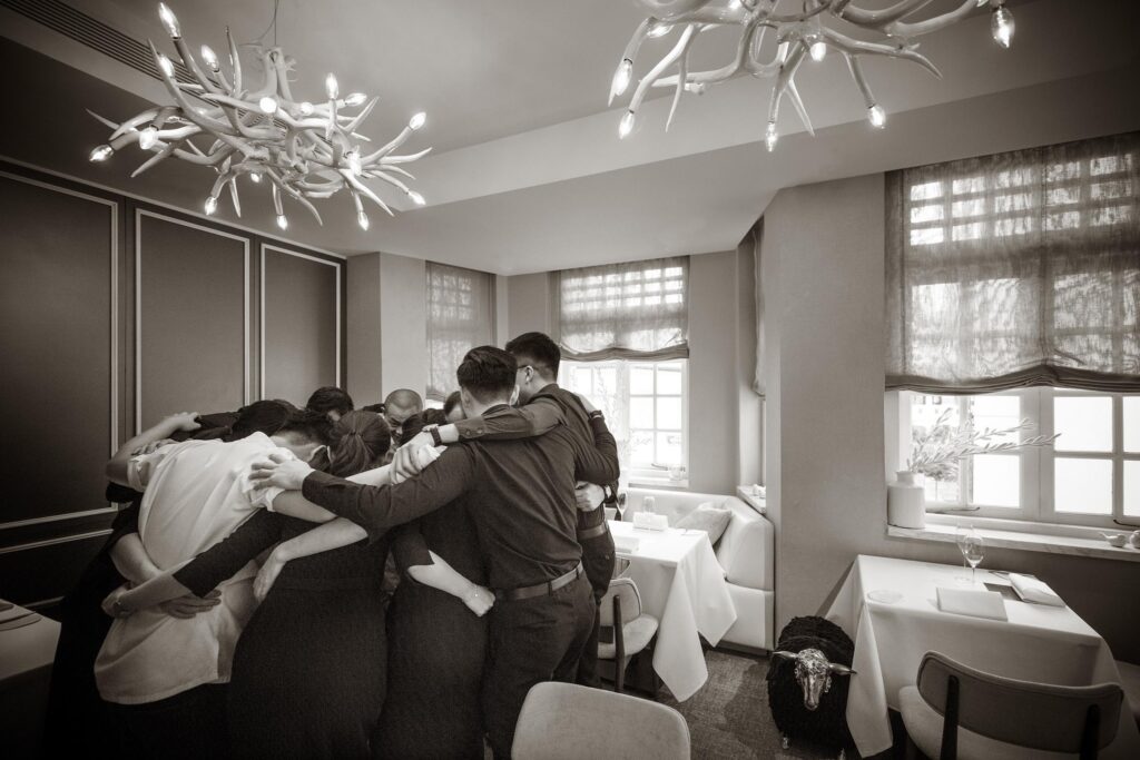 restaurant andre's last supper - David Hartung